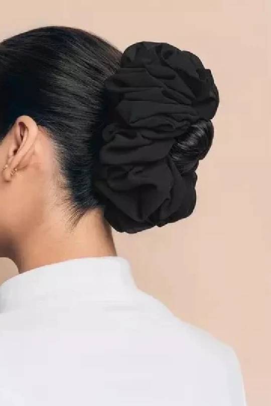 VOLUMIZING GEORGETTE SCRUNCHIE - BLACK – the hijabeez