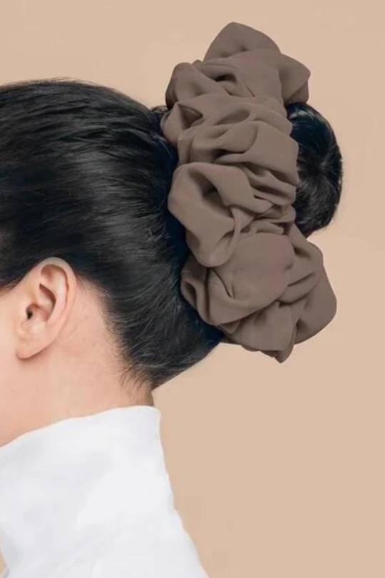 VOLUMIZING GEORGETTE SCRUNCHIE - CHESTNUT – the hijabeez