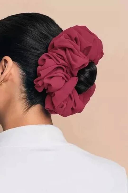 VOLUMIZING GEORGETTE SCRUNCHIE - BRICK RED – the hijabeez